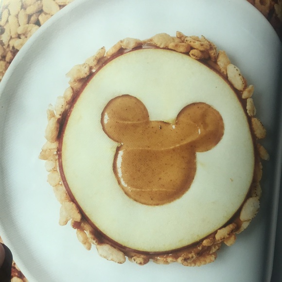 Disney | Kitchen | 325 Disney Eats Character Cookbook | Poshmark